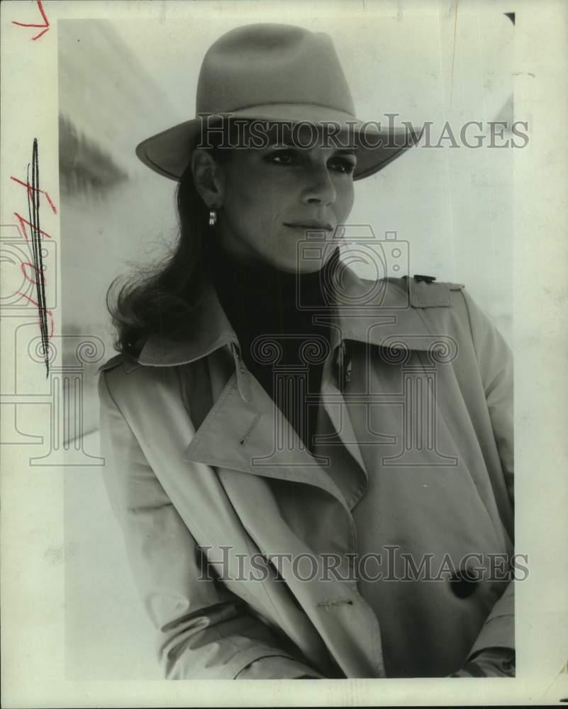 Actress Jennifer Warren 60 Photos - Moonagedaydream.film