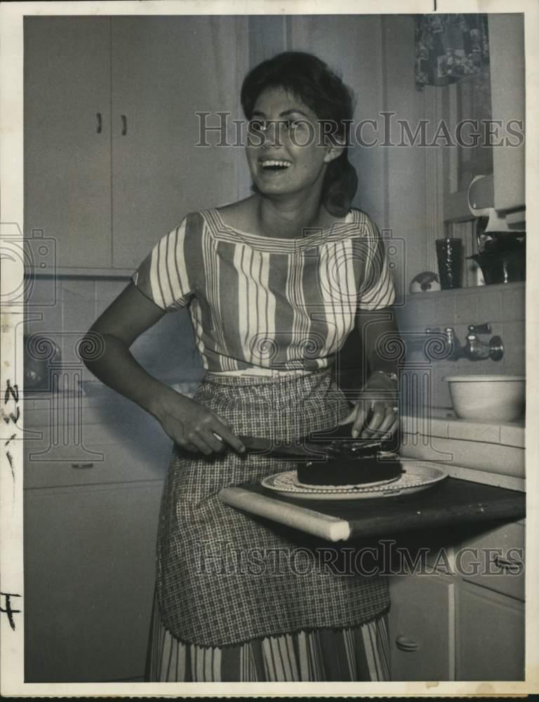 Roberta Shore