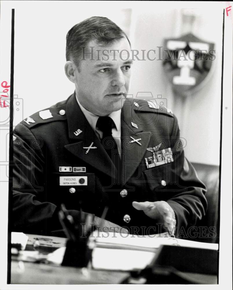 1976 Press Photo Cadet Corps Head & Professor Colonel Thomas Parsons of ...