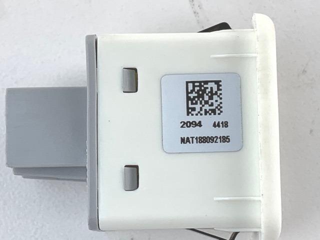 2010-2018 Cadillac Enclave Acadia Traverse USB Port Receptacle White ...